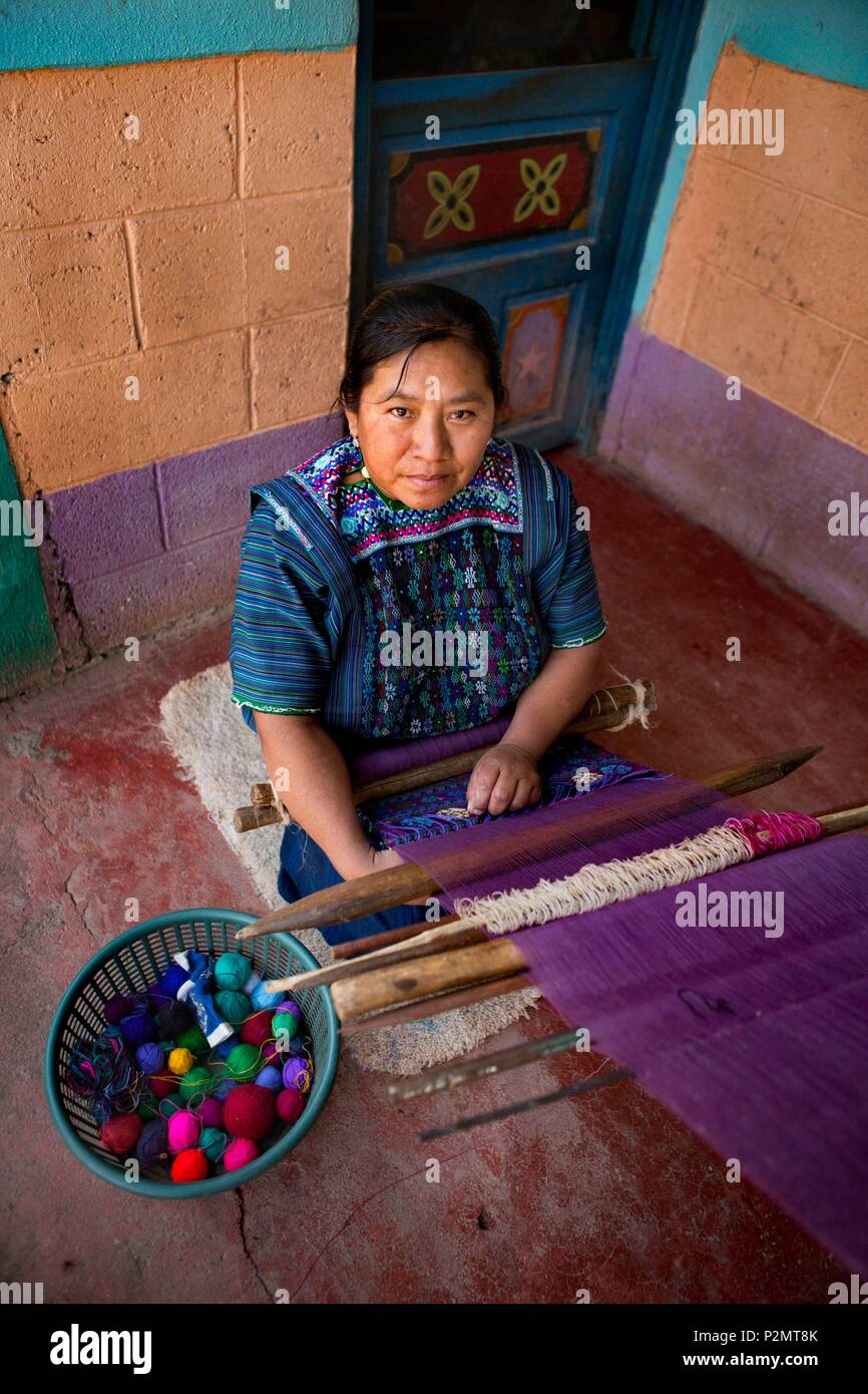 Traditional family guatemala hi-res stock photography and images - Alamy