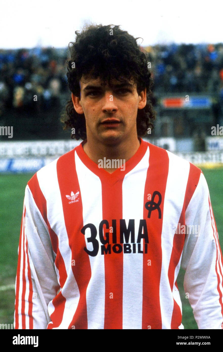 Roberto baggio r hi-res stock photography and images - Alamy