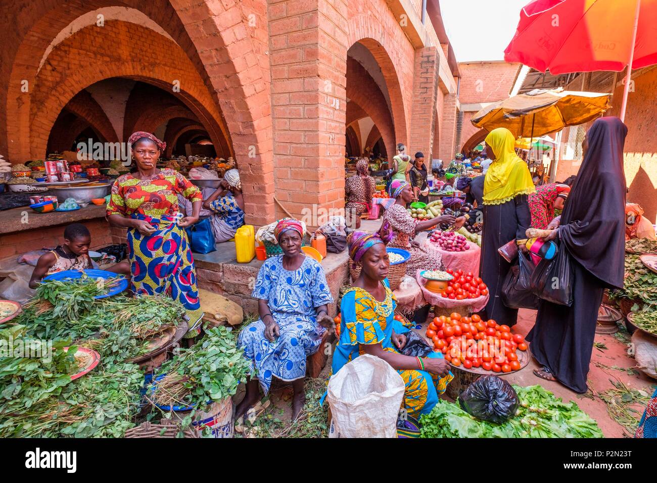 Burkina Faso, Boulkiemdé province, Koudougou, the central market ...