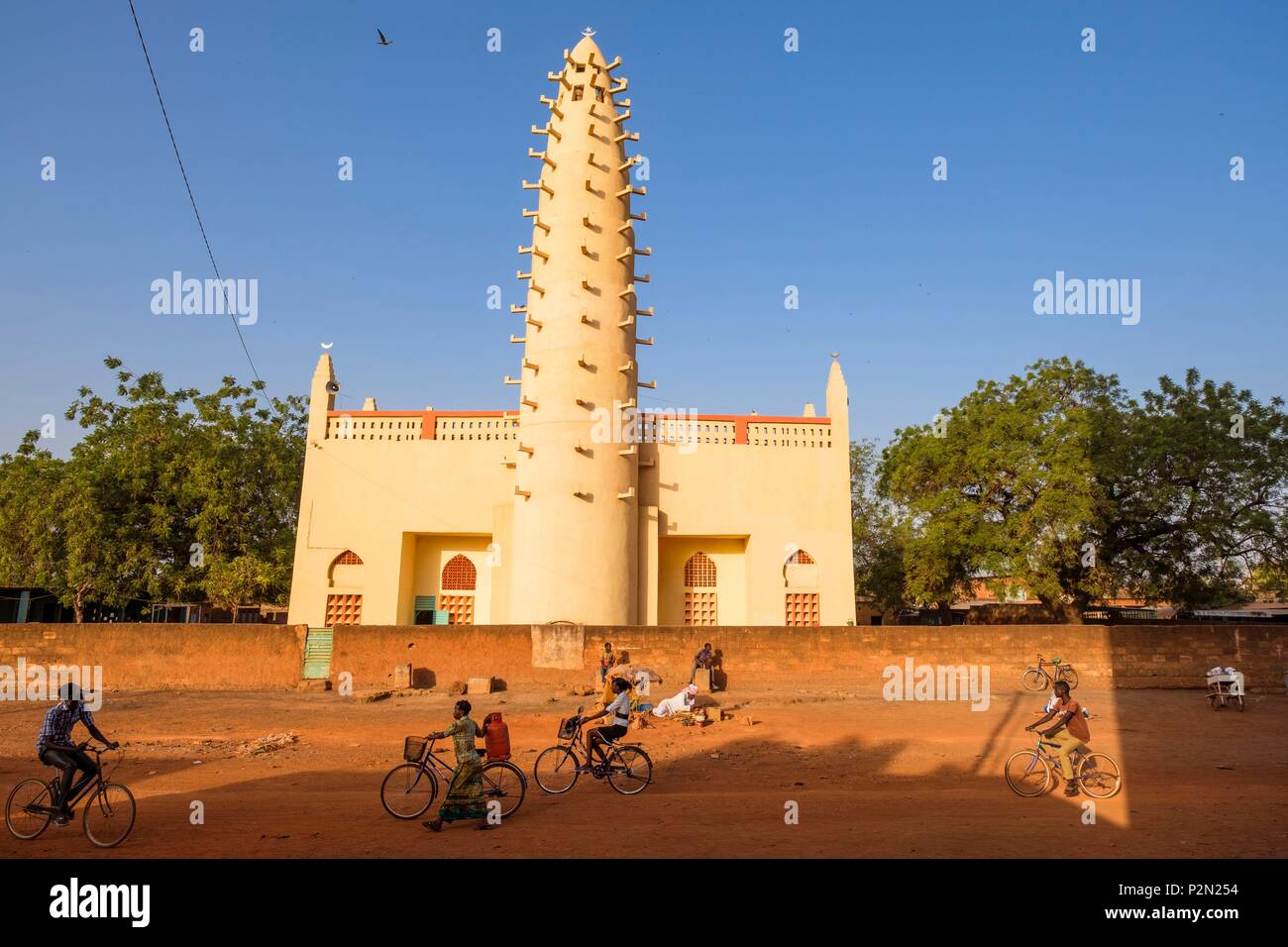 Burkina Faso, Boulkiemdé province, Koudougou, the great mosque Stock ...