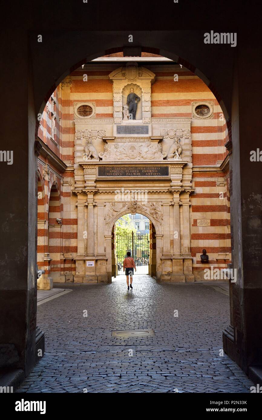 Capitole toulouse courtyard hi-res stock photography and images - Alamy