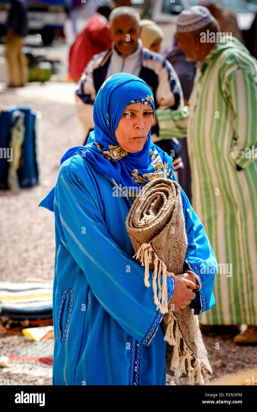Berber traditional dress hi-res stock photography and images - Alamy