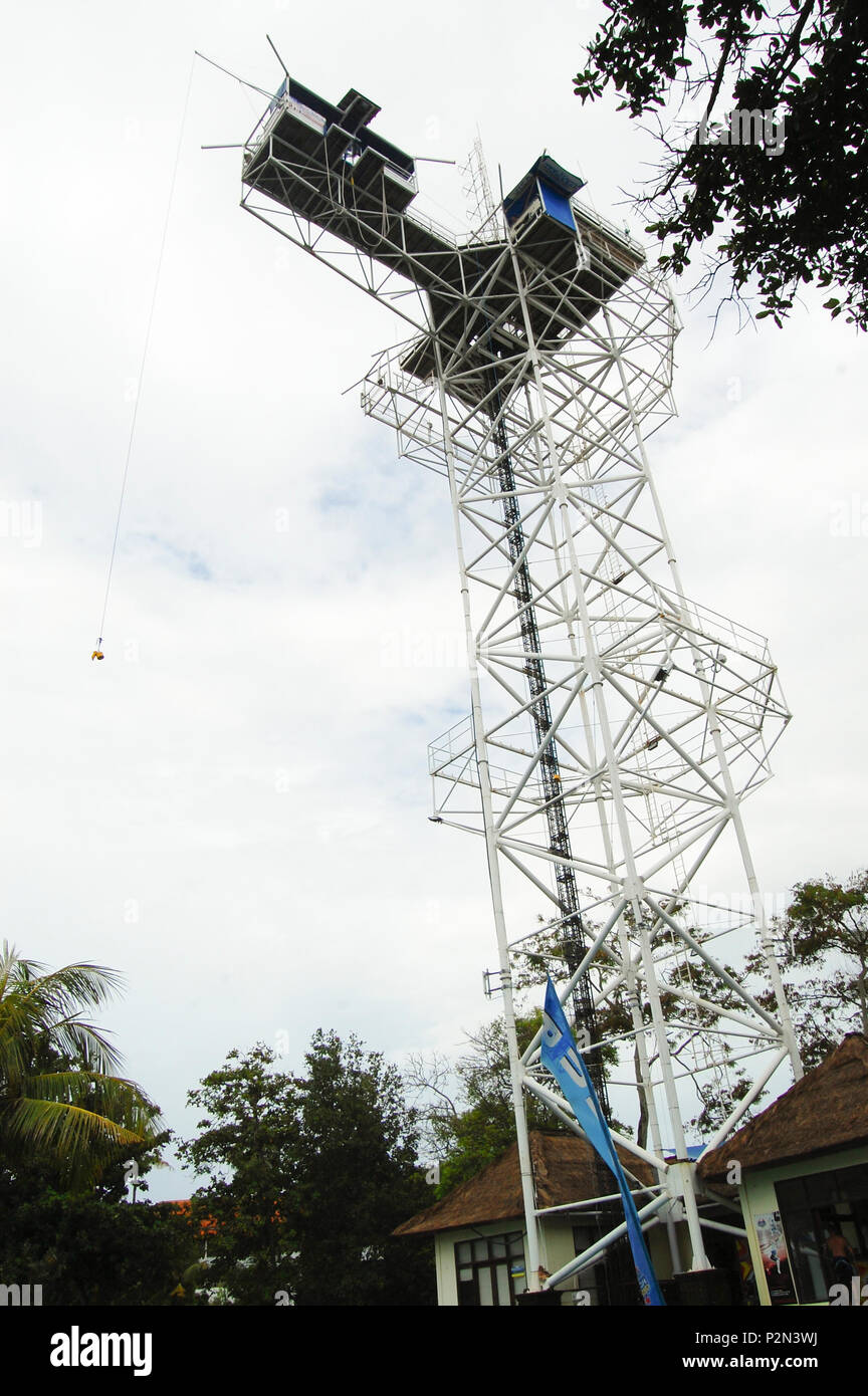 Bungee Rope Platform Stock Photo - Alamy