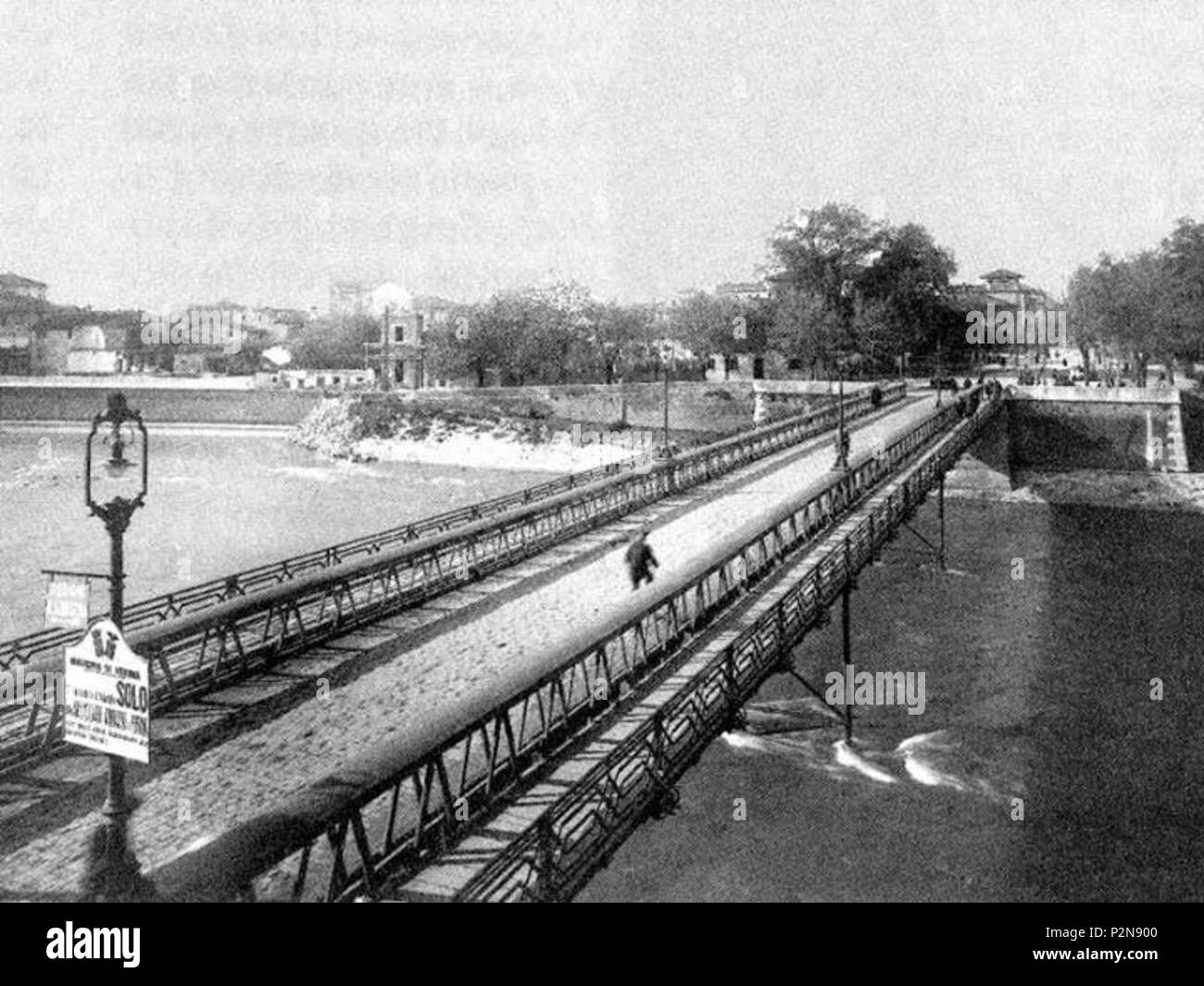 . Italiano: Ponte Garibaldi a Verona, ricostruito provvisoriamente dopo ...