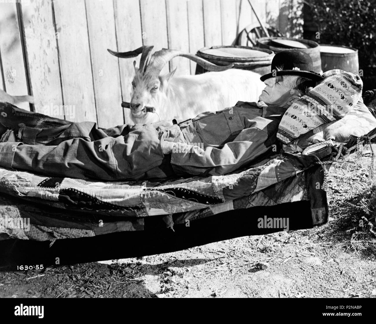 Back ma Black and White Stock Photos & Images - Alamy