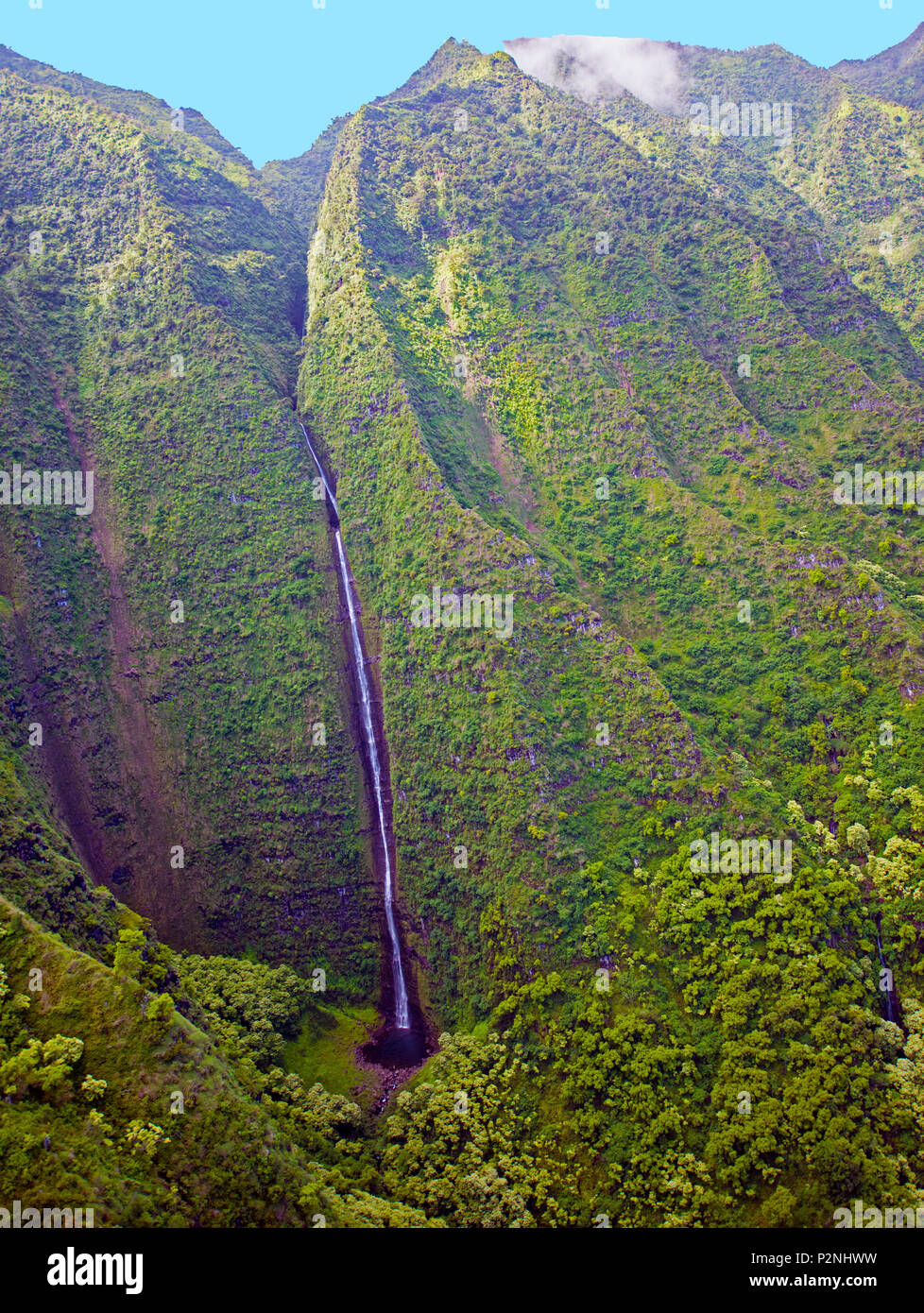 Pali waterfall oahu hi-res stock photography and images - Alamy