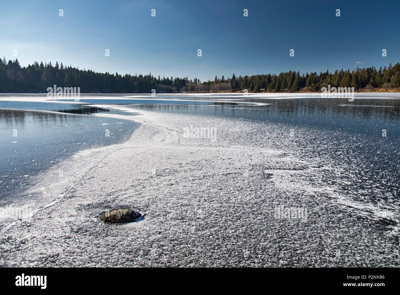 Maar lake hi-res stock photography and images - Alamy