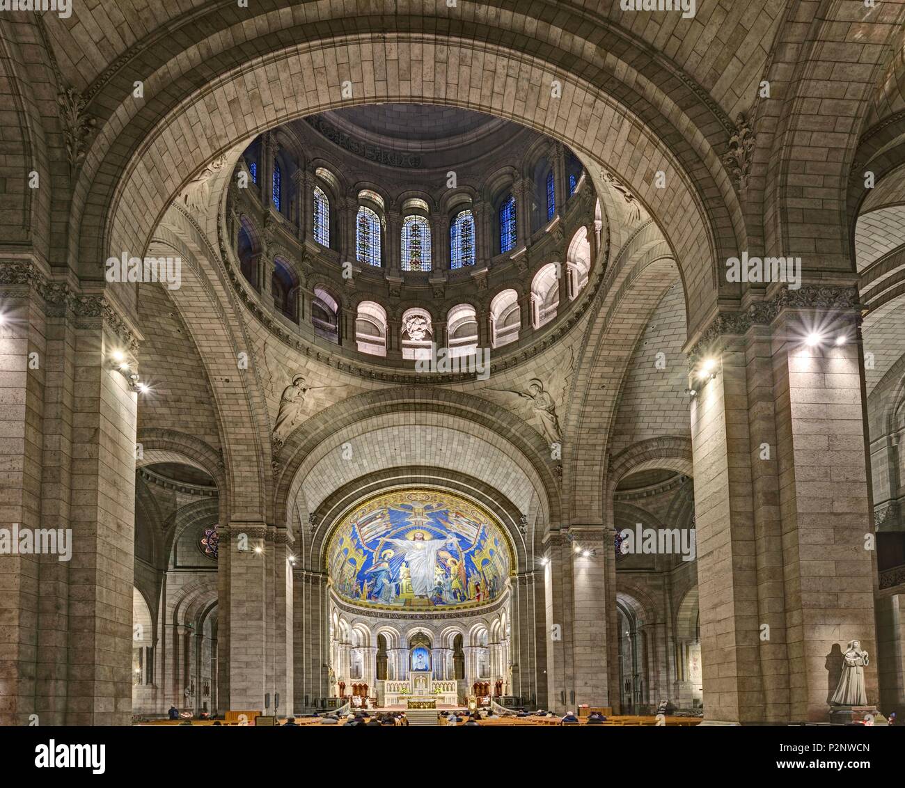 France, Paris, the basilica of the Sacré Coeur (Sacred Heart) in ...
