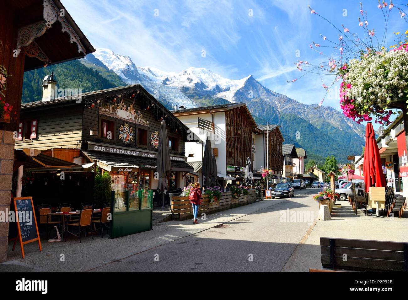 France, Haute Savoie, Chamonix town and Mont Blanc (4810m Stock Photo ...