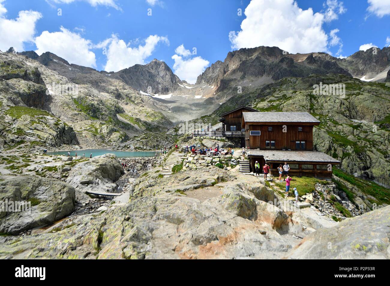 France, Haute Savoie, Chamonix Mont Blanc, Lac Blanc and refuge of the ...