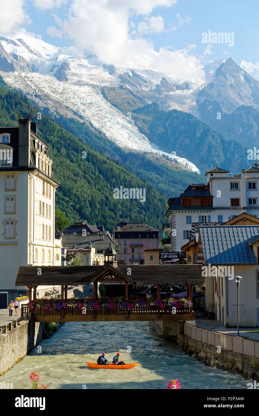 France, Haute Savoie, Chamonix town crossed by the Arve river and Mont ...