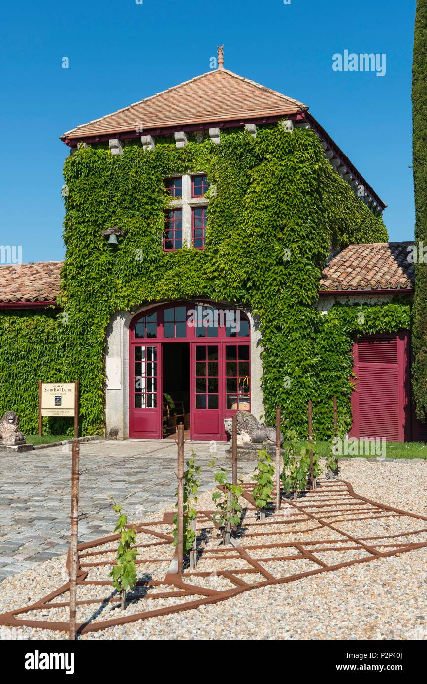 Martillac hi-res stock photography and images - Alamy