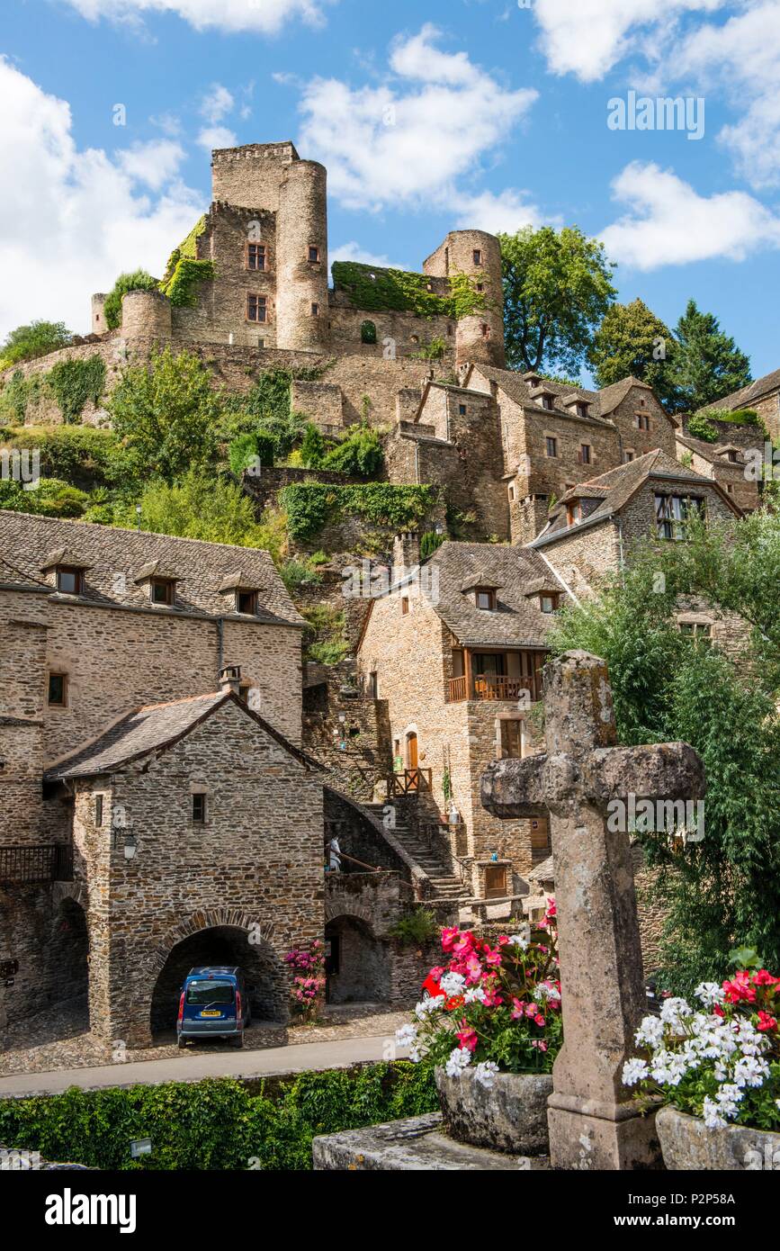 France, Aveyron, Belcastel, labelled Les Plus Beaux Villages de France ...