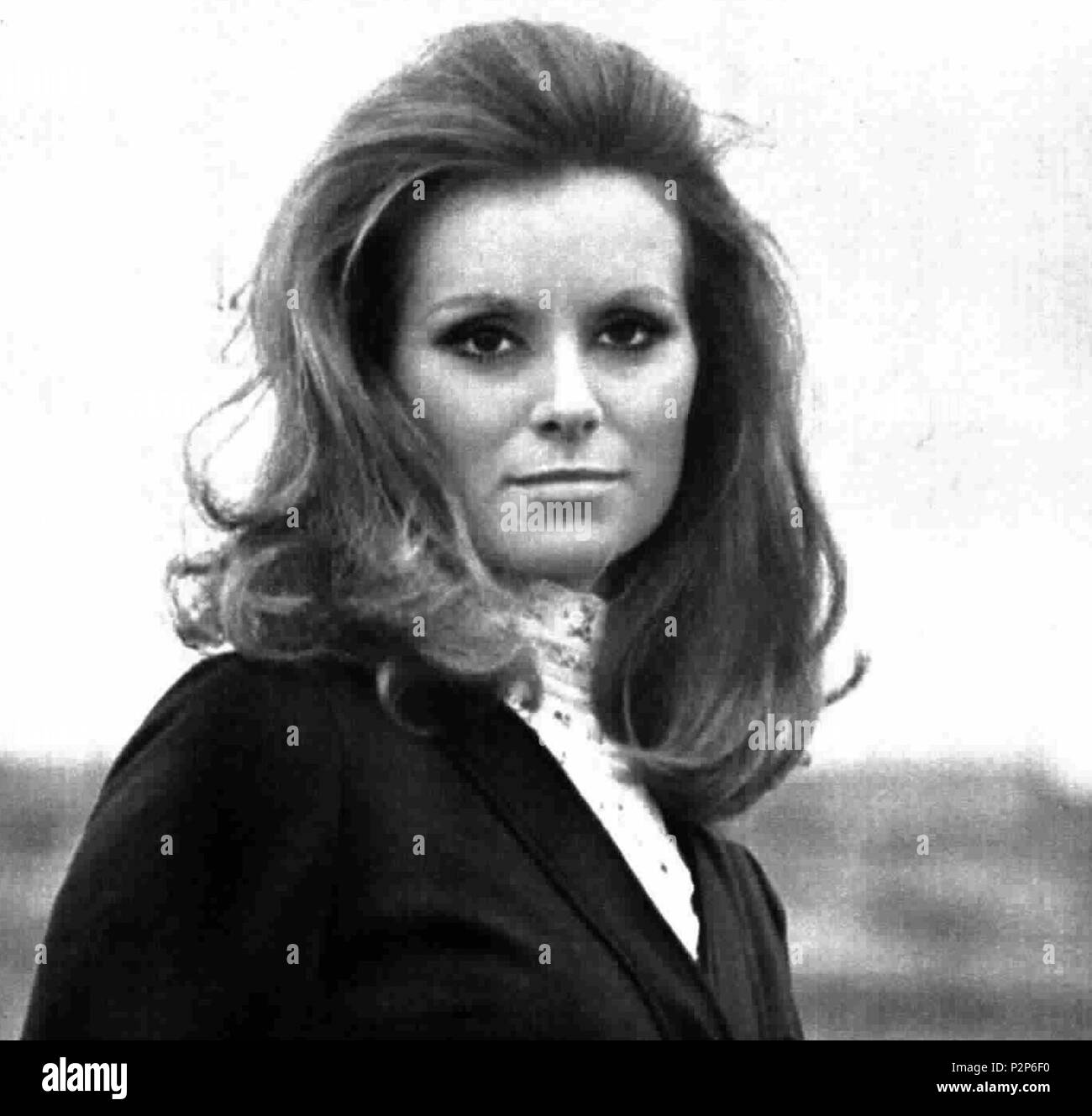 Tv presenter female Black and White Stock Photos & Images - Alamy