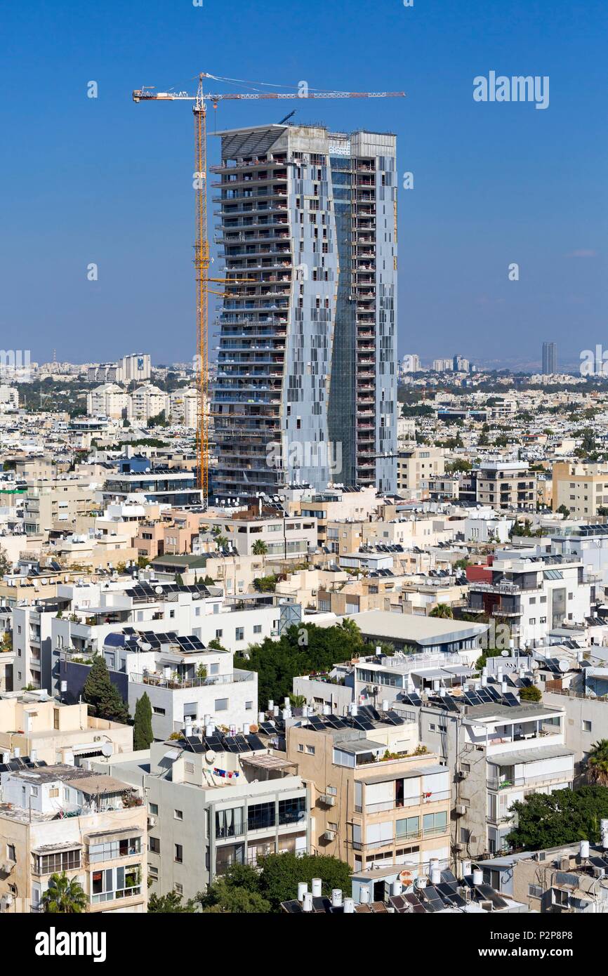 Israel, Tel Aviv, downtown, building a new tower Stock Photo - Alamy