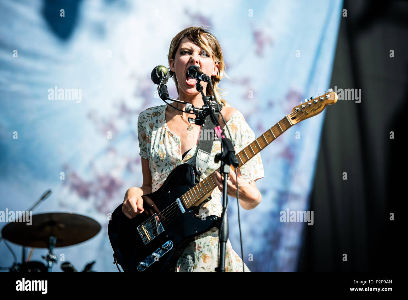 Wolf alice live on stage hi-res stock photography and images - Alamy