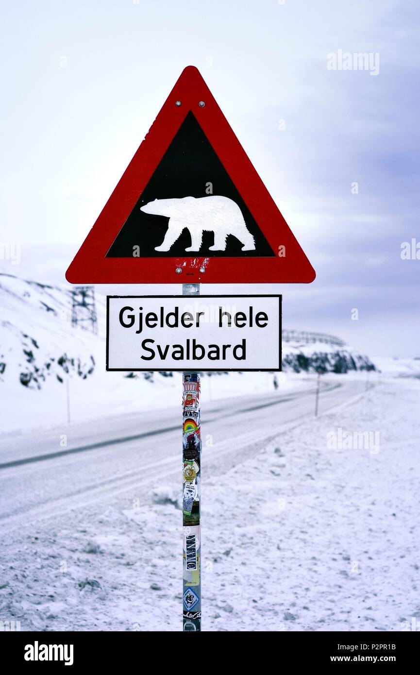 Svalbard polar bear warning sign hi-res stock photography and images ...