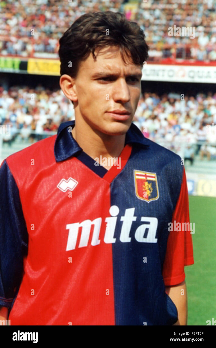 . Italiano: Il calciatore italiano Stefano Eranio al Genoa tra gli anni ...