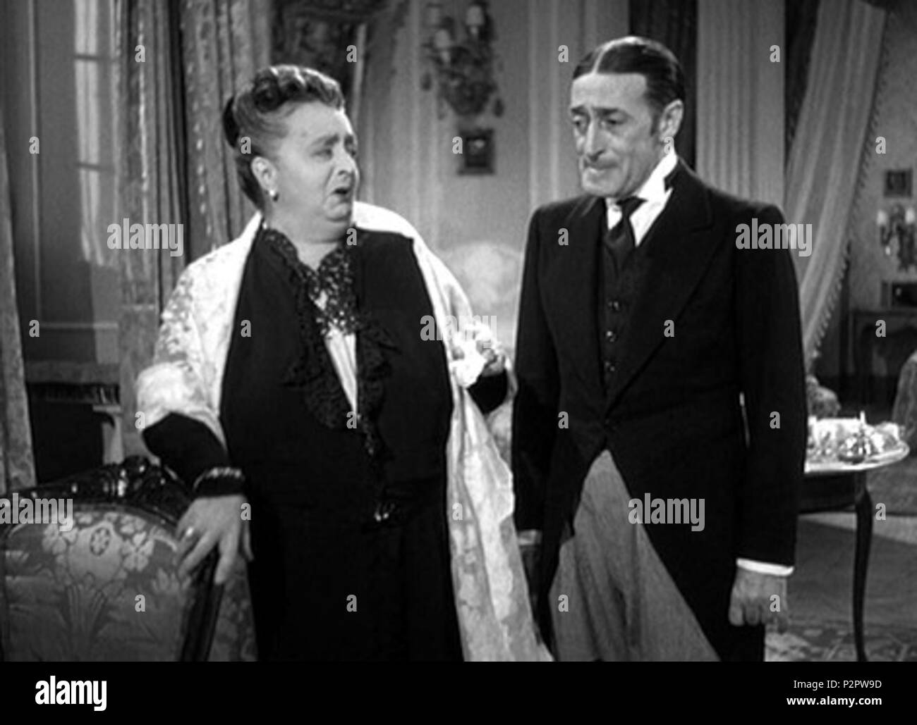 . Italiano: Screenschot Ada Dondini e Totò film Totò sceicco (1950), di ...