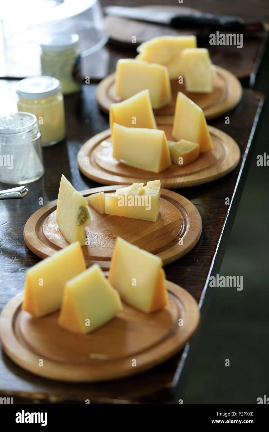 Idiazabal cheese hi-res stock photography and images - Alamy