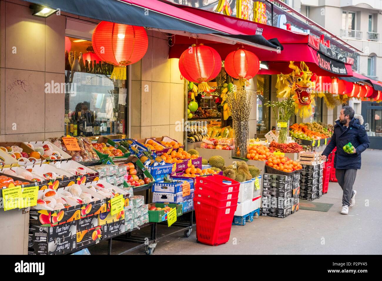 France, Paris, Rue de Belleville, the Chinatown of Belleville Stock ...