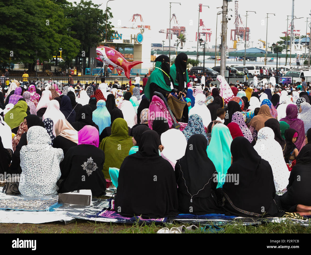 Manila, Philippines. 2nd Feb, 2018. Muslim people during the Islamic ...