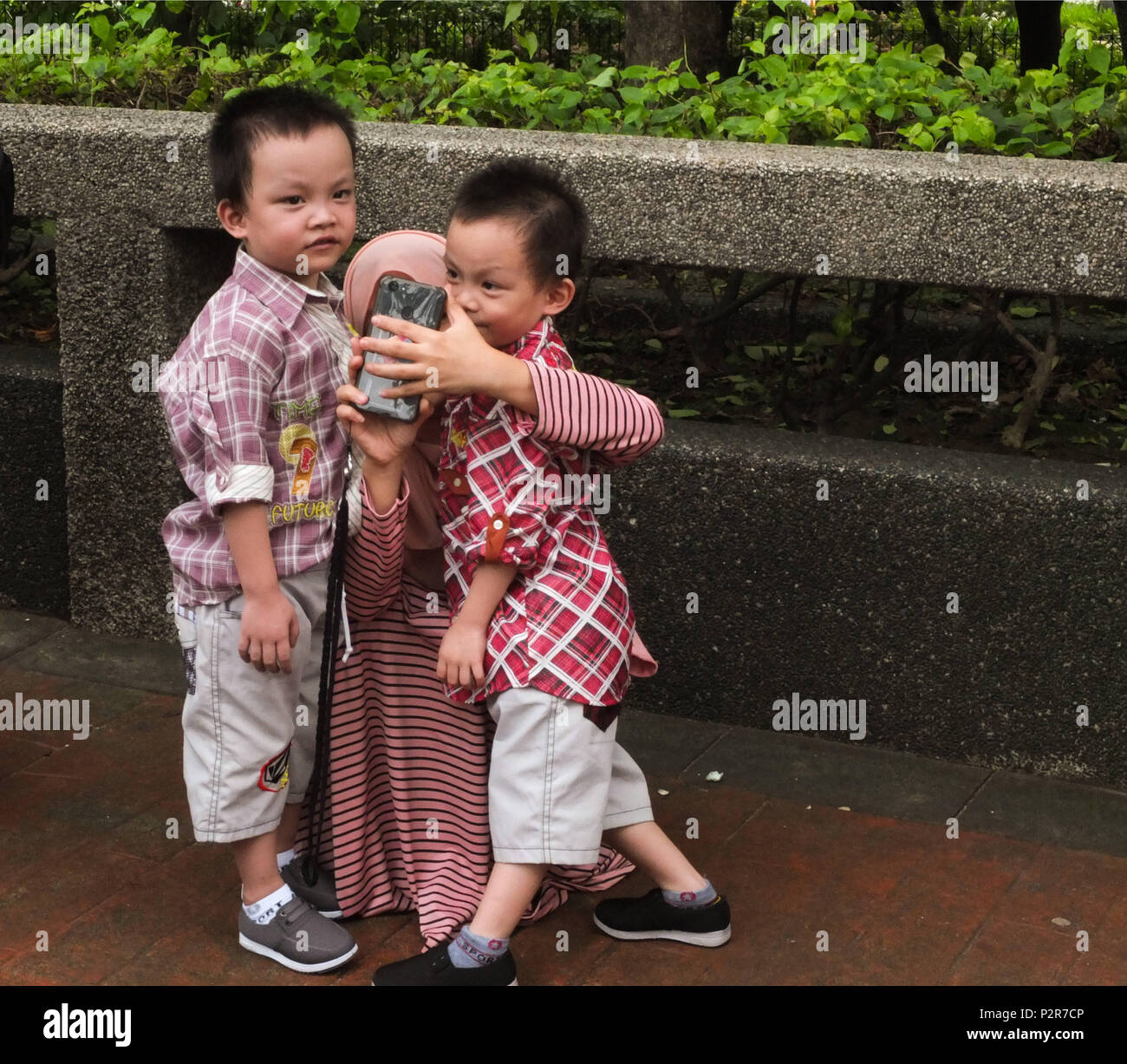 Islamic mother boy hi-res stock photography and images - Alamy