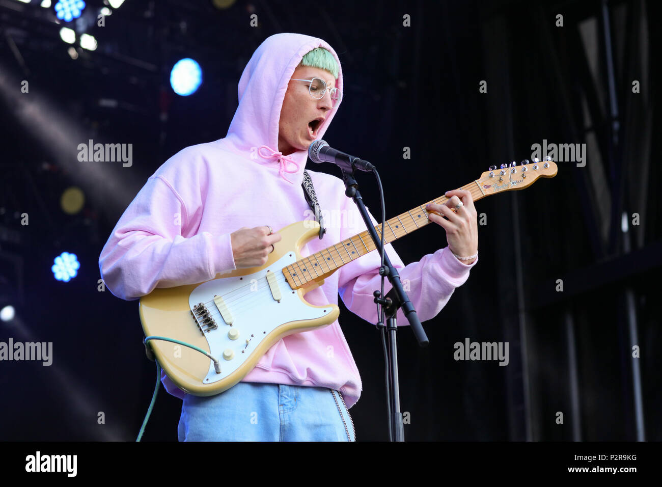 Gus dapperton singer hi-res stock photography and images - Alamy