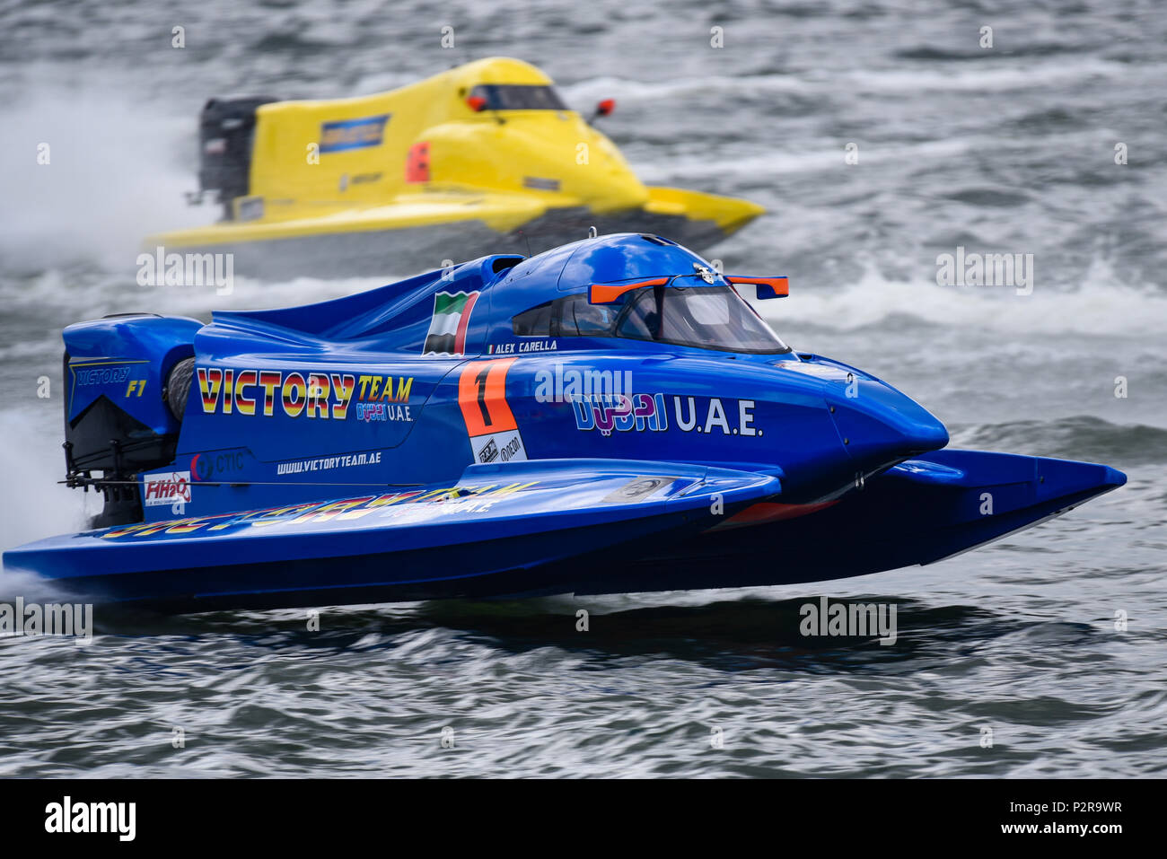 Alex Carella driving for Victory Team racing in the F1H2O Formula 1 ...