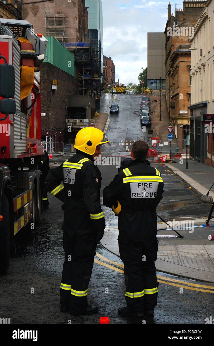 Glasgow, UK. 16th Jun, 2018. Emergency services still at the scene over ...