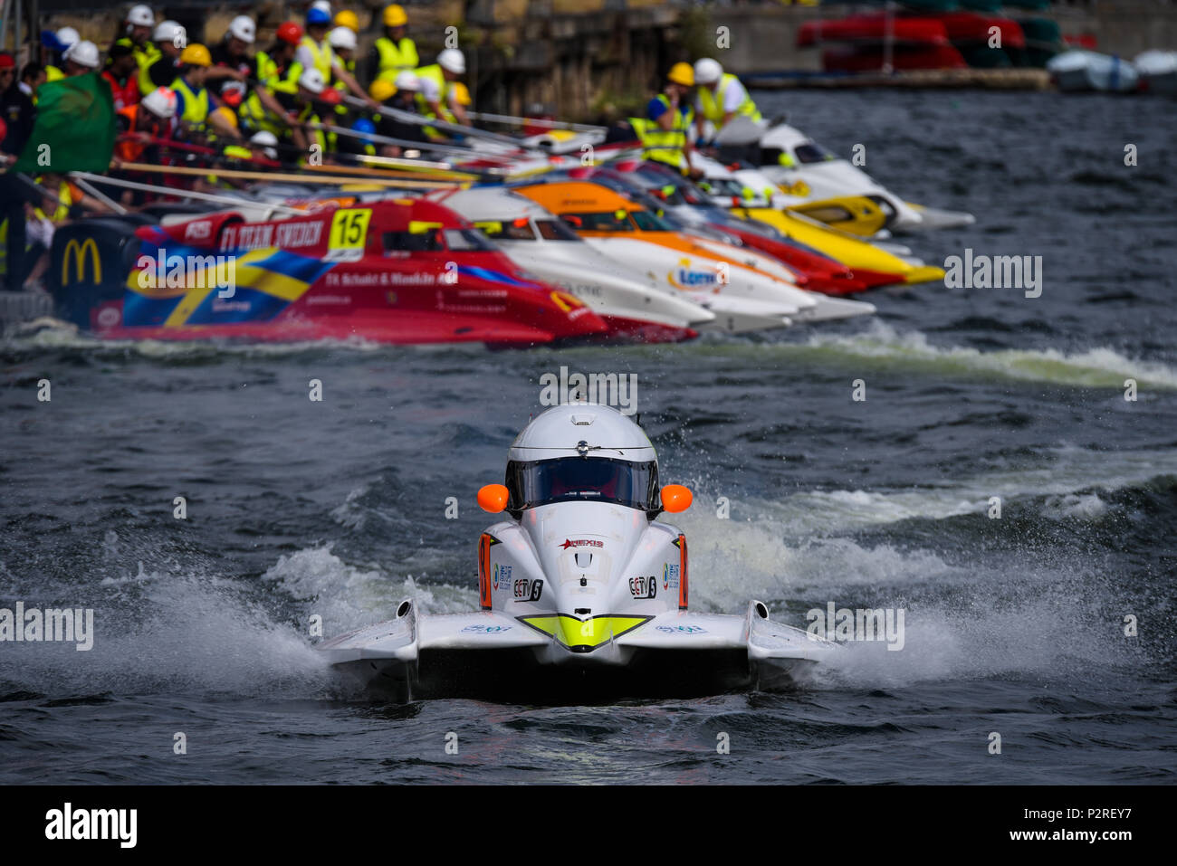 F1 grand prix starting grid hi-res stock photography and images - Alamy