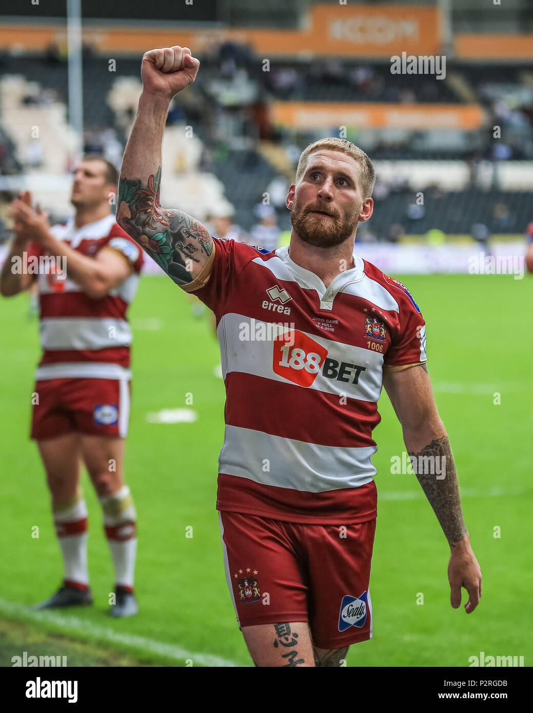 Sam tomkins celebrating hi-res stock photography and images - Alamy