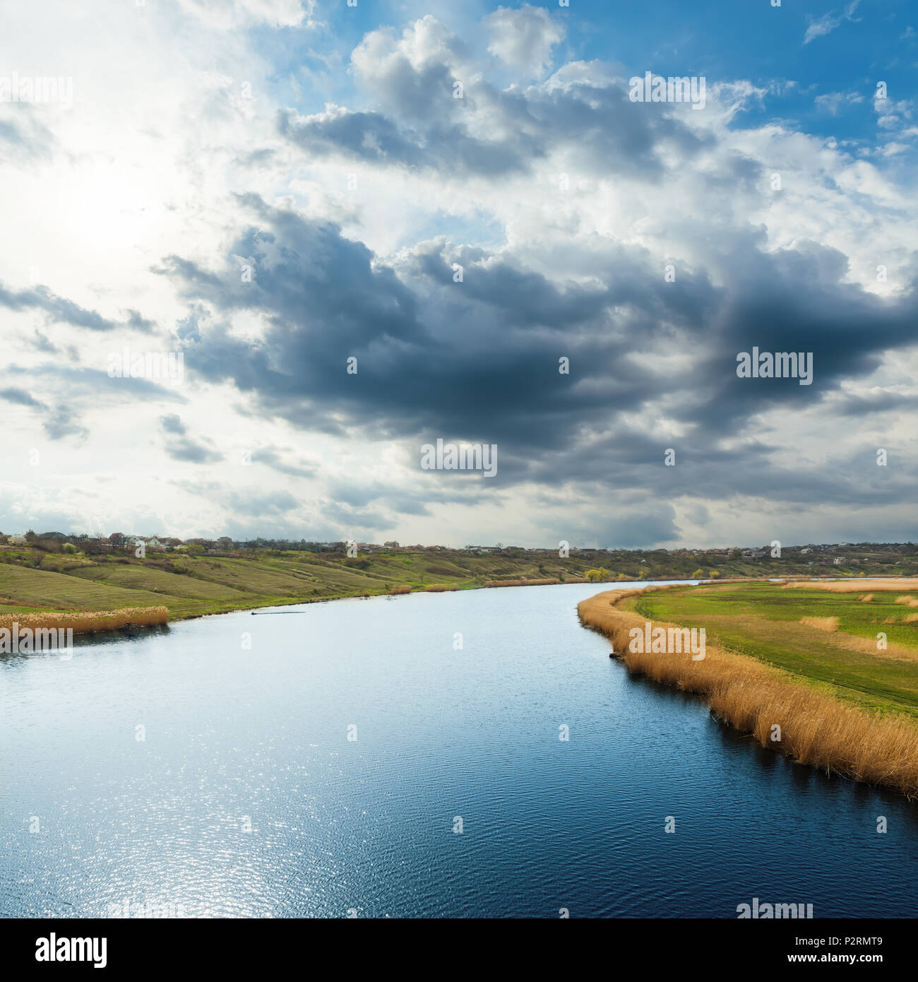 Green meadow low dramatic hi-res stock photography and images - Alamy