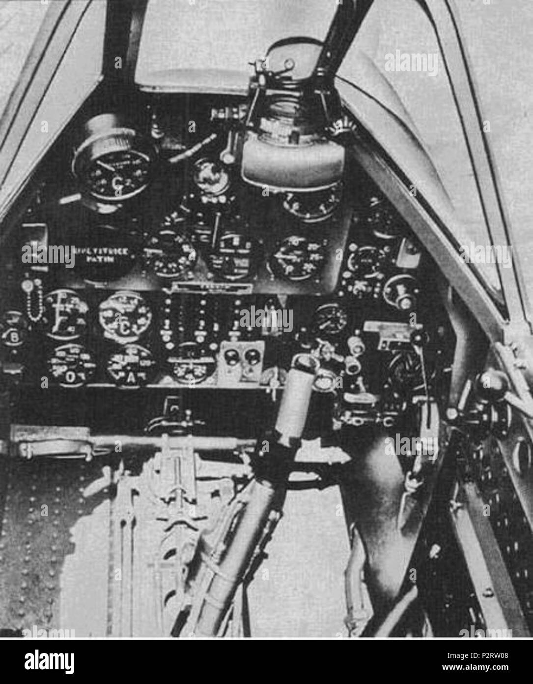 . English: cockpit of the Macchi M.C. 205V Italiano: abitacolo del ...