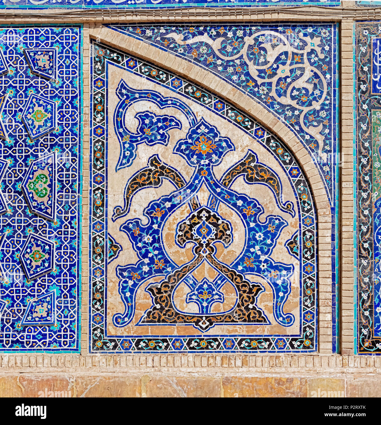 Isfahan Old Mosque interior Stock Photo - Alamy