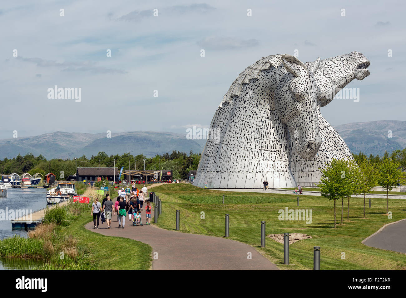 Falkirk scotland people walking hi-res stock photography and images - Alamy