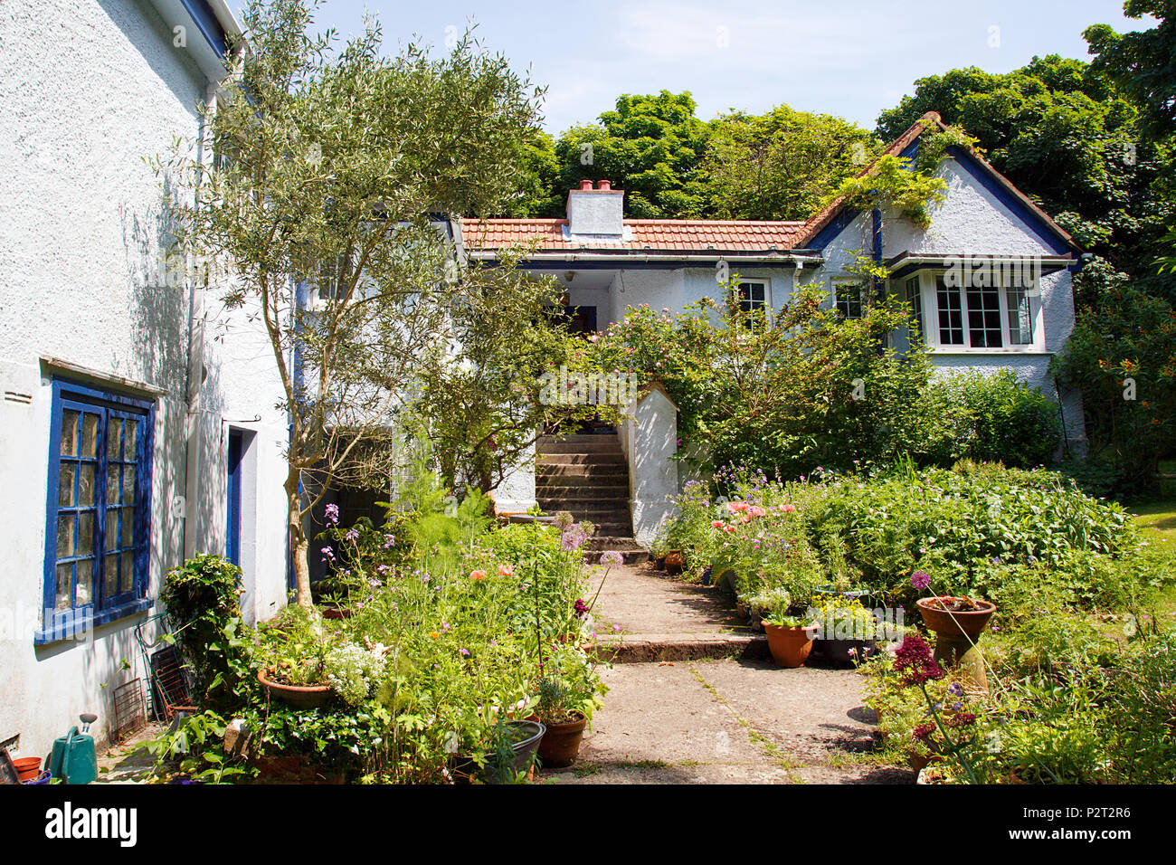Detached Country Cottage High Resolution Stock Photography and Images ...