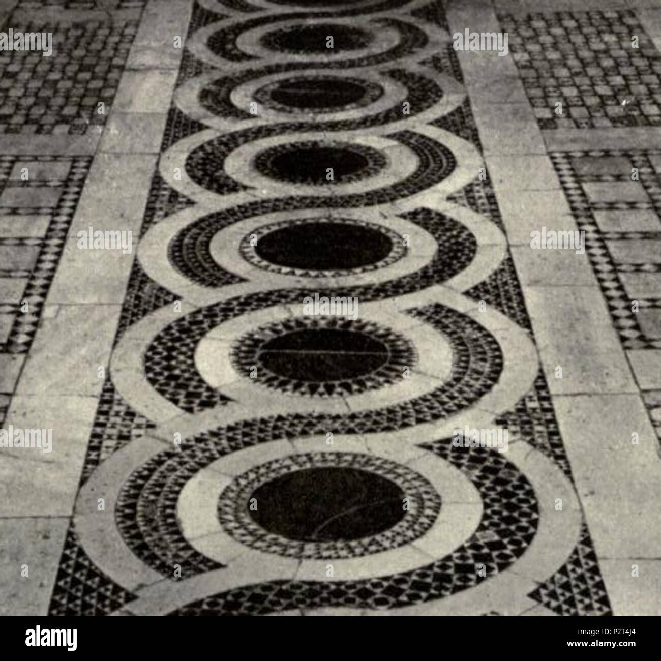 Cosmati pavement hi-res stock photography and images - Alamy