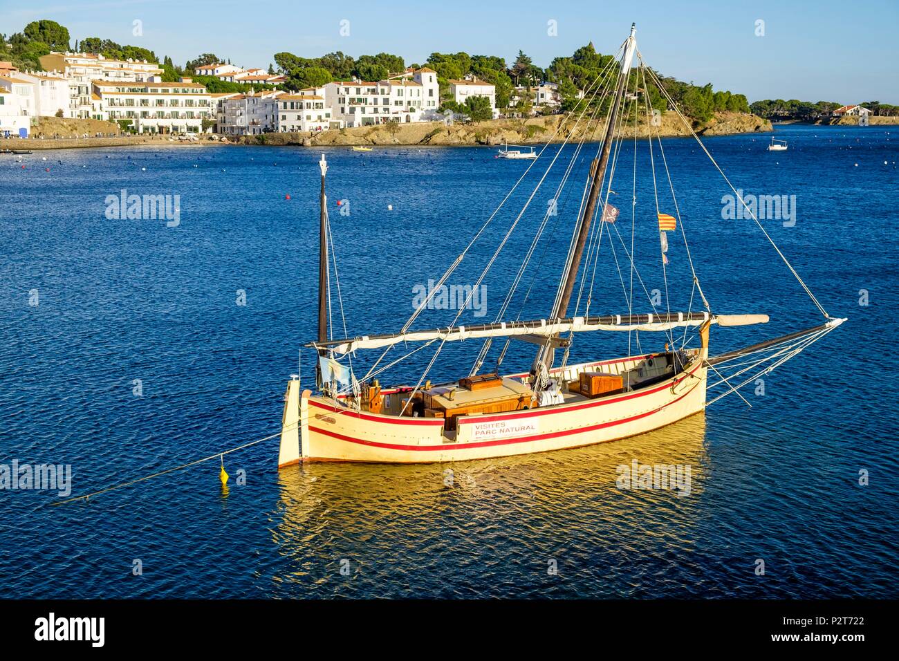 Spain, Catalonia, Cadaques, picturesque fishing village with typical ...
