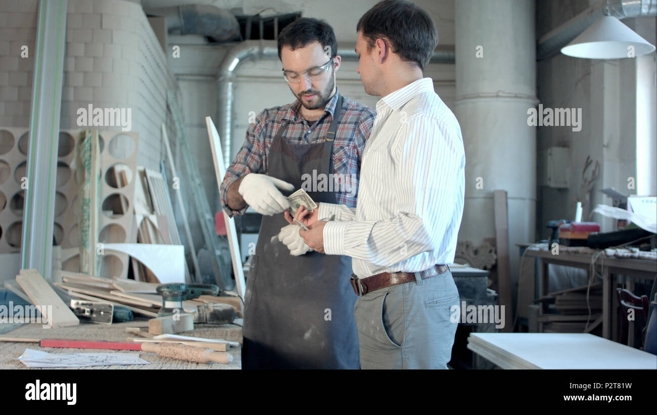 Male boss carpenter hi-res stock photography and images - Alamy