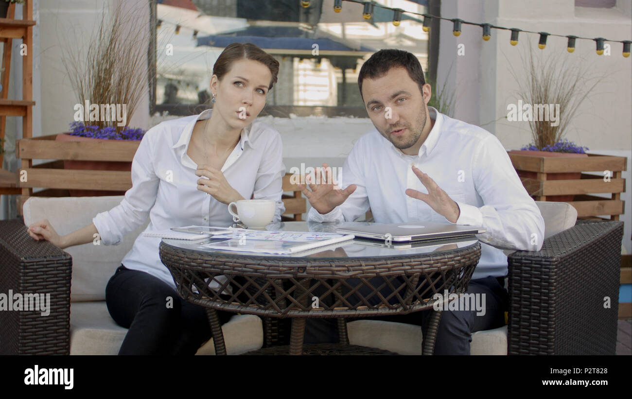 Camera cafe tv show hi-res stock photography and images - Alamy