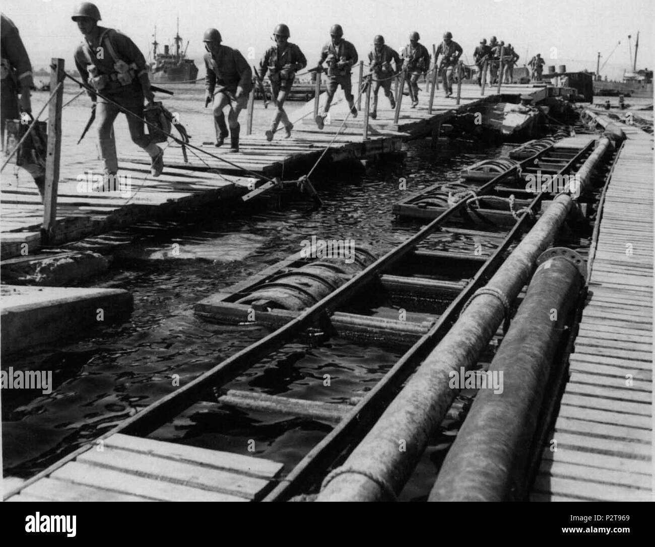 . English: Italian marines disembarking in Tobruk harbour July 1942 ...