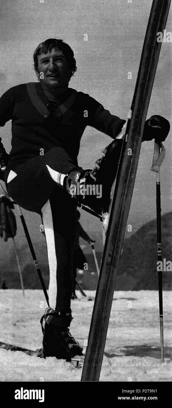 . Italian actor and singer Renato Rascel skiing in Stelvio . 3 ...