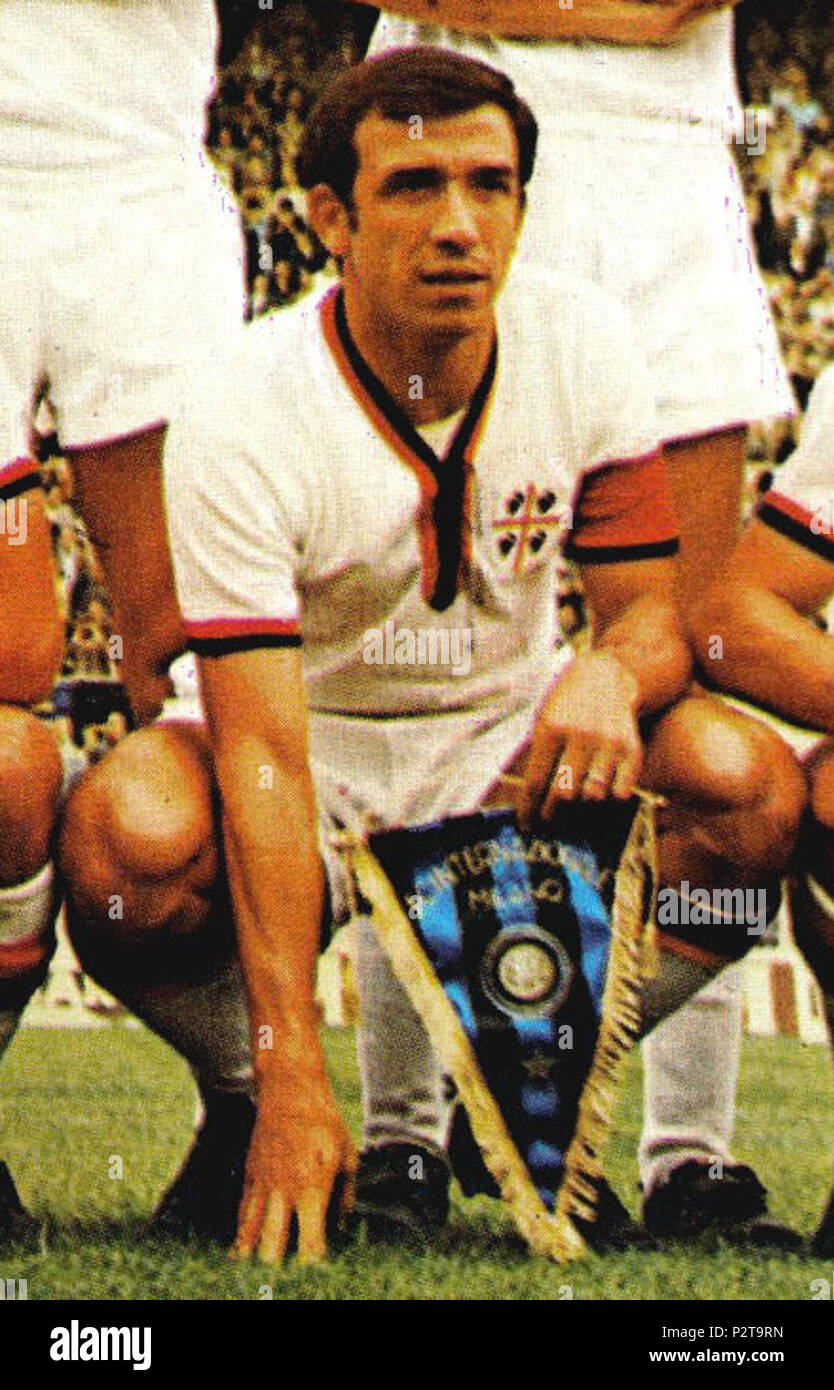 . Italiano: Il calciatore italiano Pierluigi Cera al Cagliari, in un ...