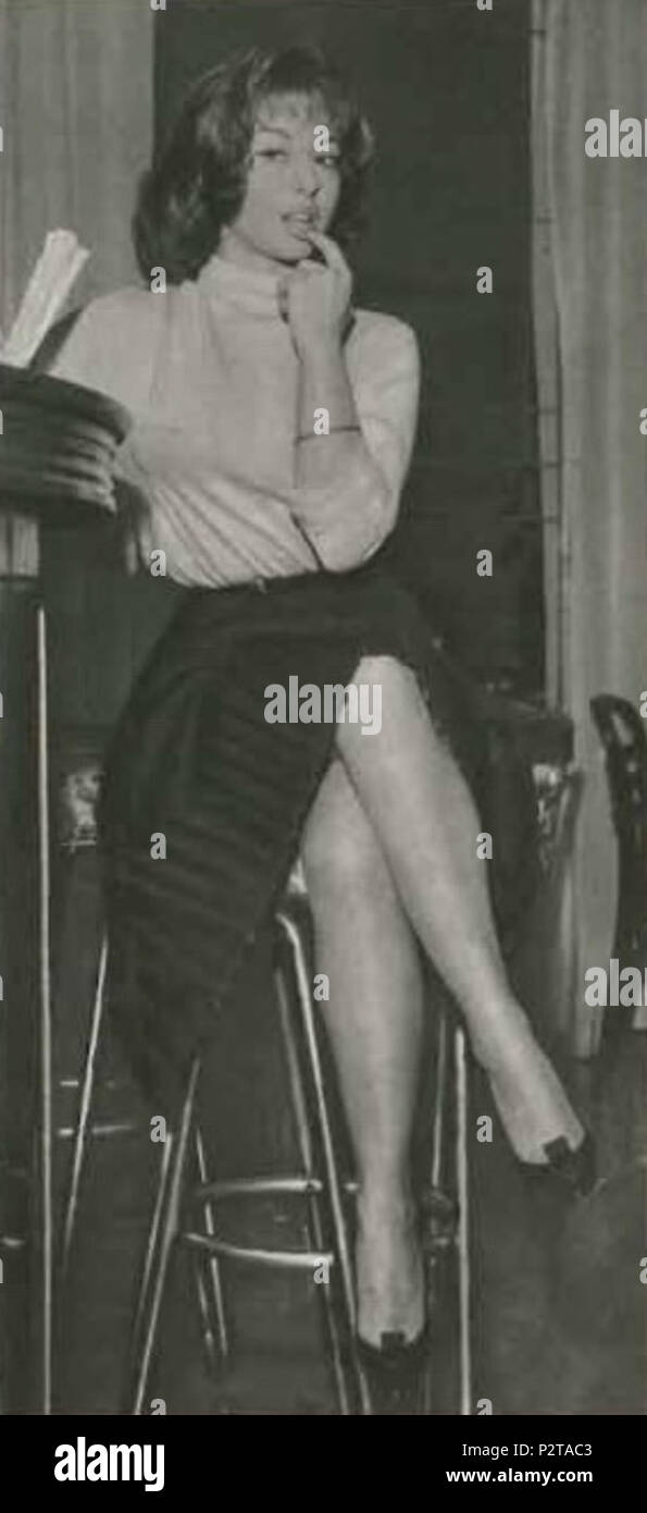 32 actress hi-res stock photography and images - Alamy