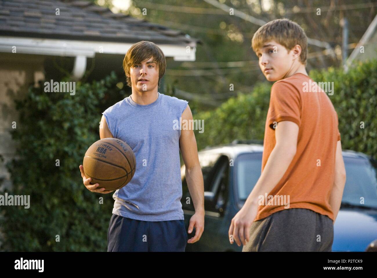 17 again film still hi-res stock photography and images - Alamy