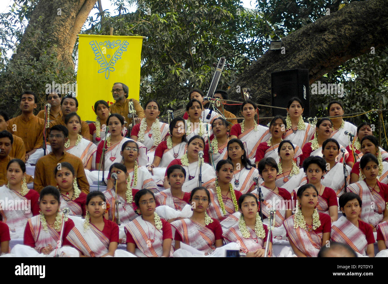 Bangladeshi singers singing Baishakhi songs to celebrate 'Pohela ...