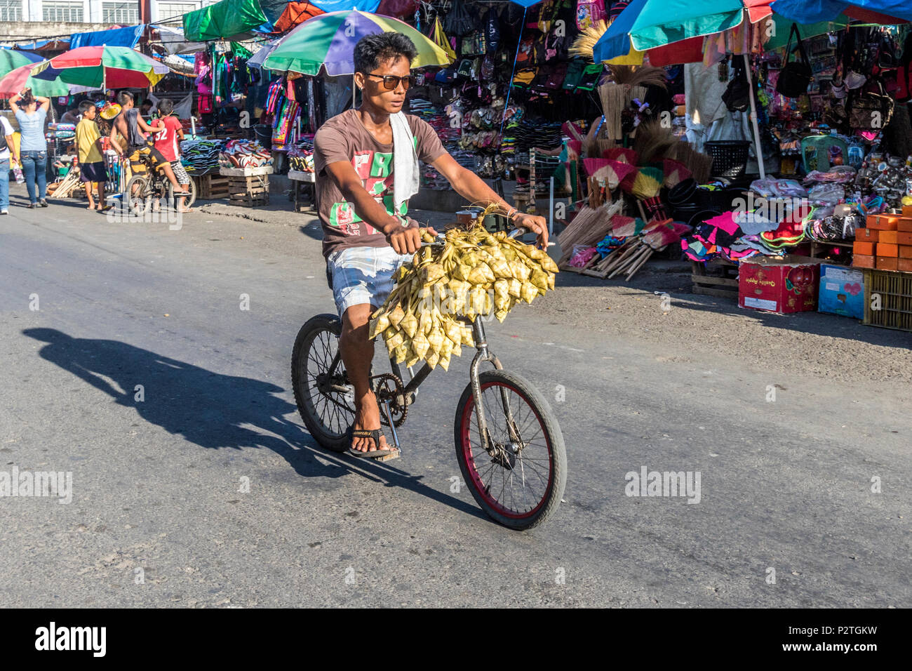 Tricycle philippines children hi-res stock photography and images - Alamy