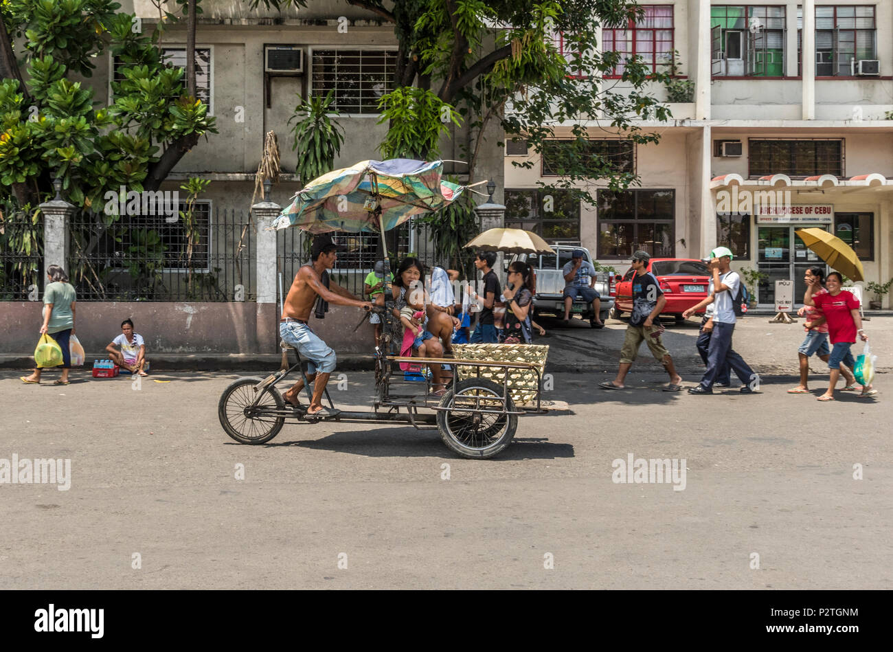 Street life in Cebu Philippines Stock Photo - Alamy