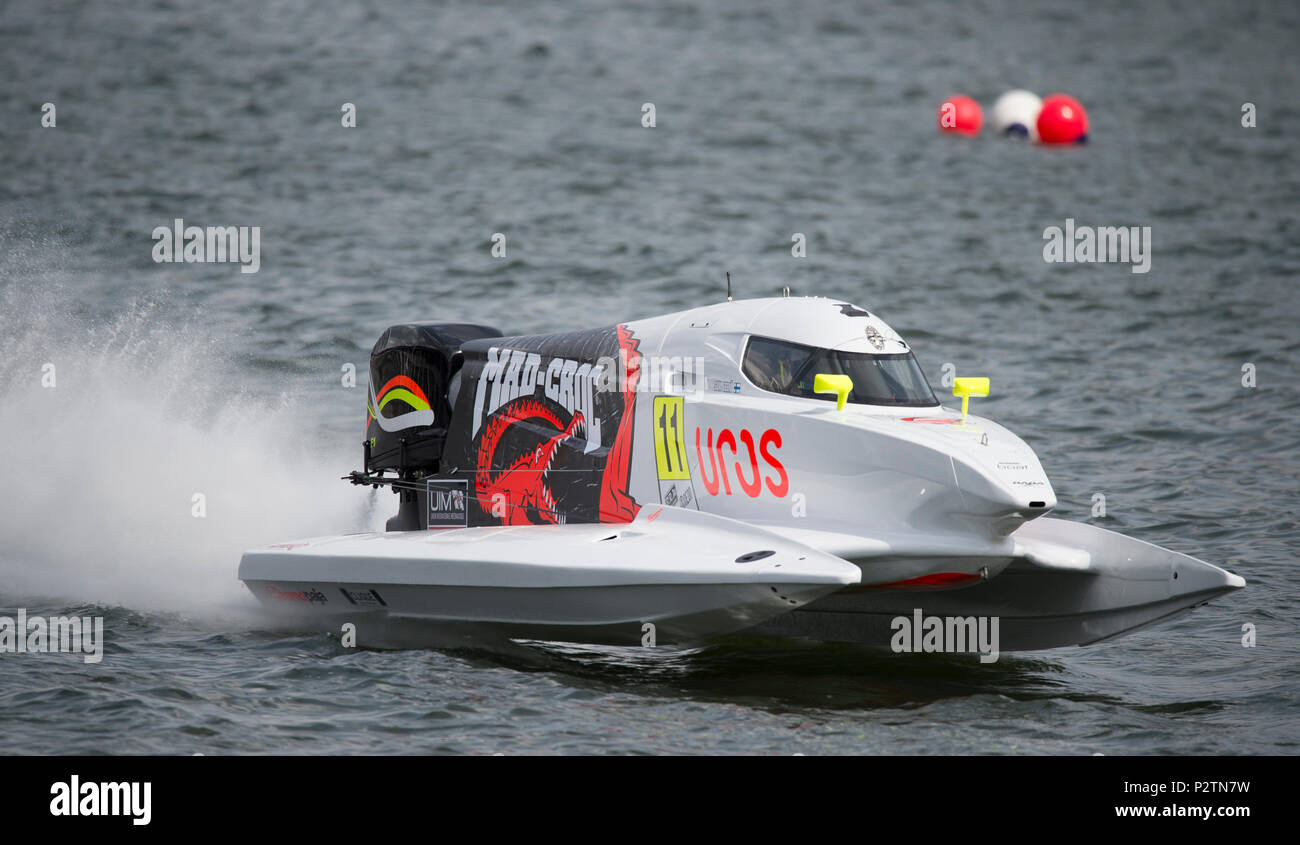 Inshore powerboat racing hi-res stock photography and images - Alamy